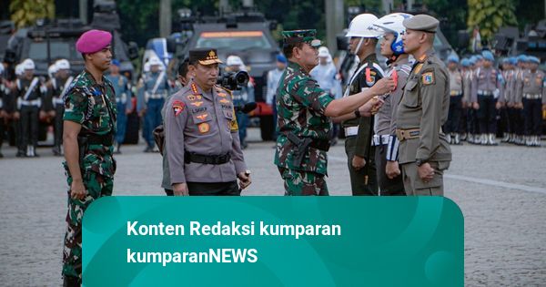 Foto: Polri dan TNI Gelar Apel Pasukan Operasi Lilin 2022 di Monumen Nasional | kumparan.com